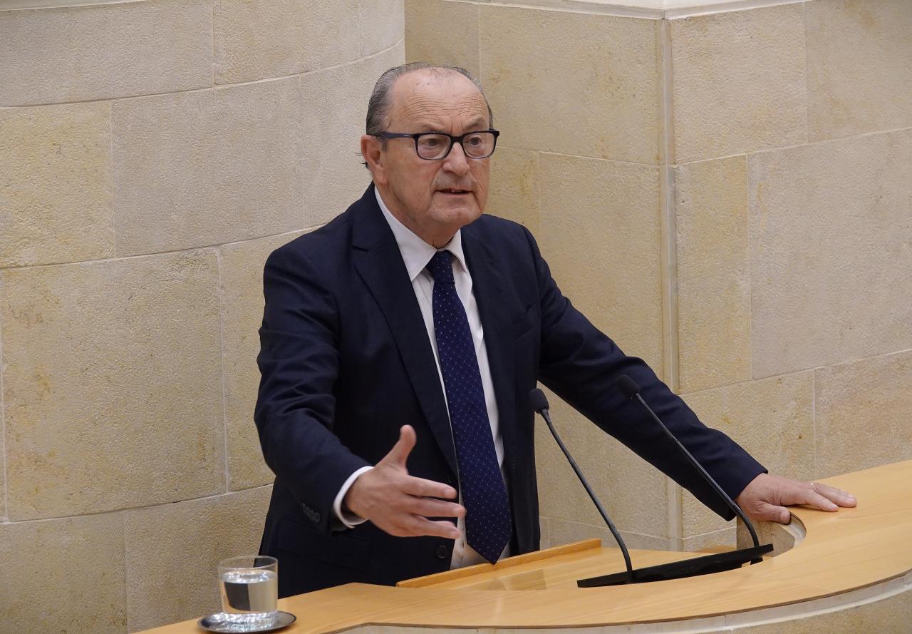 Javier López Marcano impulsará en el Parlamento una reunión con AENA y ...